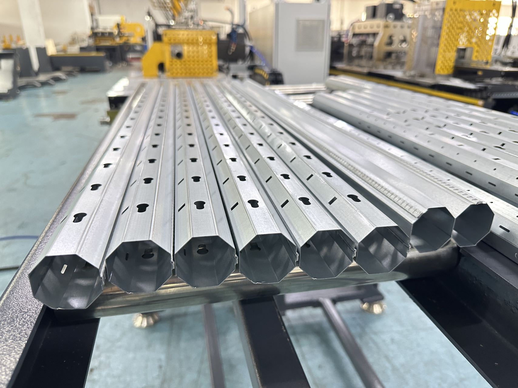 Octangle tube | Hinge | DOORMAN