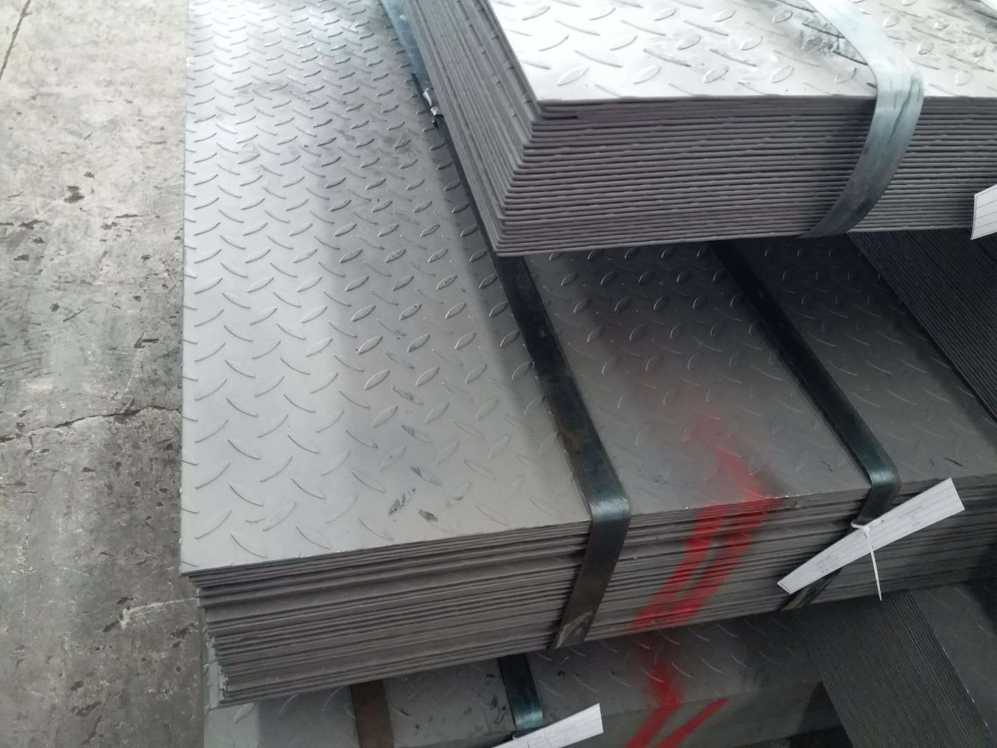 HOT ROLLED TEAR DROP STEEL PLATES FOR 3.0MM | Checkered Plate | RENTAI ...