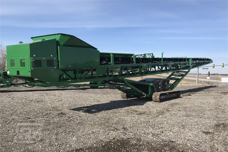 Stacking conveyor by Tracked mounted mobile design applied for a bulk ...